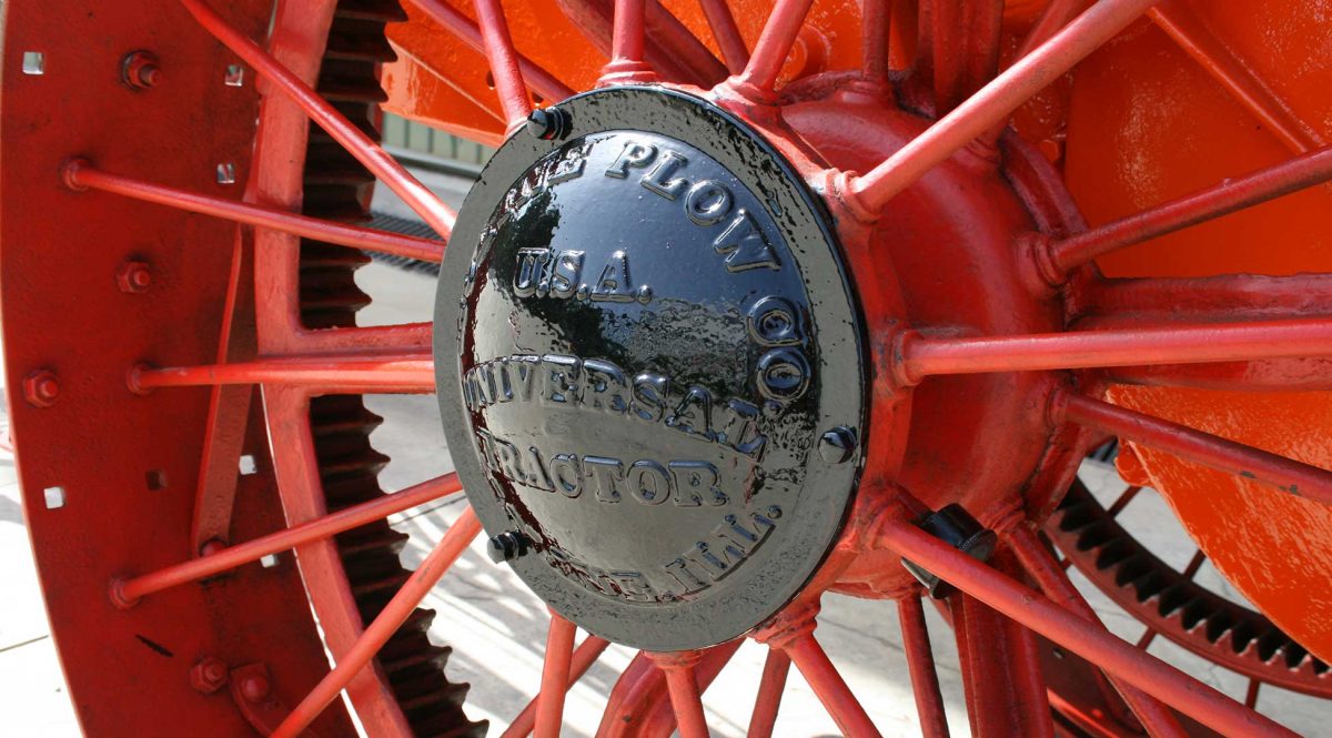 MOLINE UNIVERSAL 10-12 – Vintage Tractor Museum